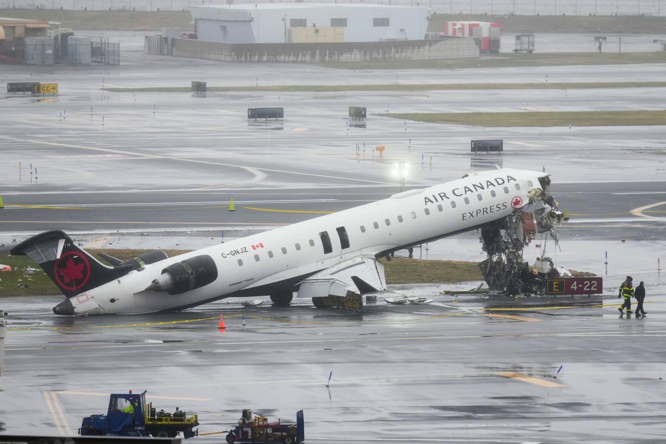 Air Canada crash at LaGuardia updates: 2 pilots killed, 41 injured