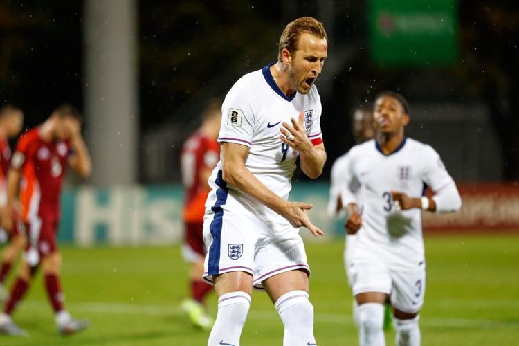 Kane says he's in the form of his life as England fans answer back to ...