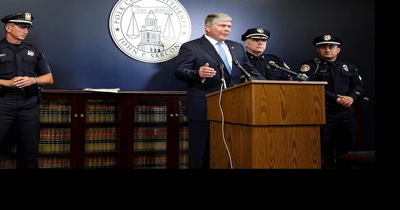 Prosecutor defends failed effort to convict Iowa journalist