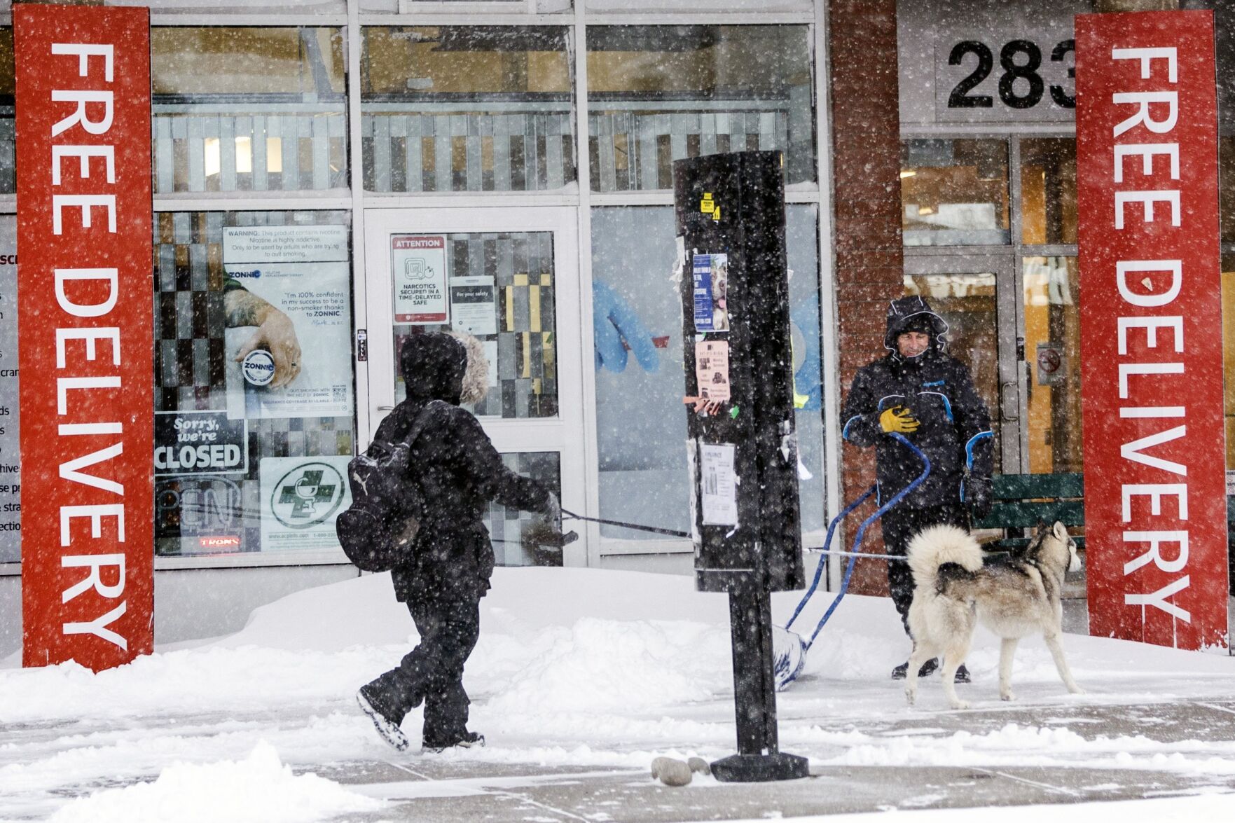 Toronto snowfall warning live: Major commute, travel delays