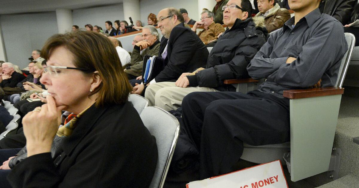 Markham arena to proceed with plan for public funding