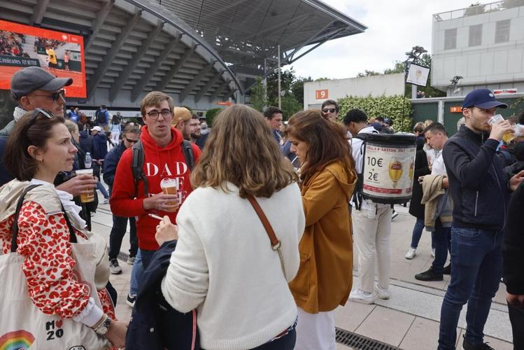 Sacré bleu! The French Open banned alcohol in the stands after fans ...