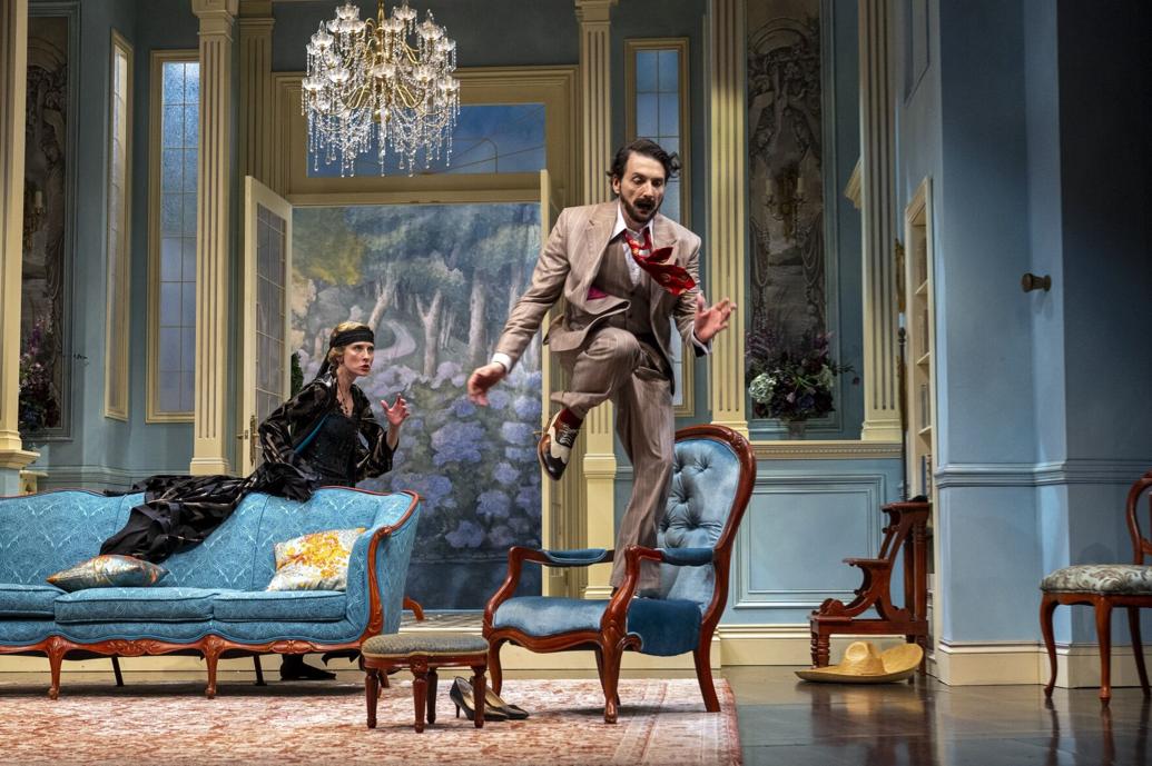 Review: Shaw Festival’s ‘Tons of Money’ lacks tons of laughs