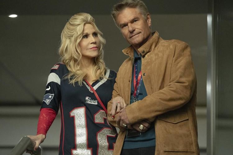 Review: ‘80 for Brady’ is a sports film fumble for the ages