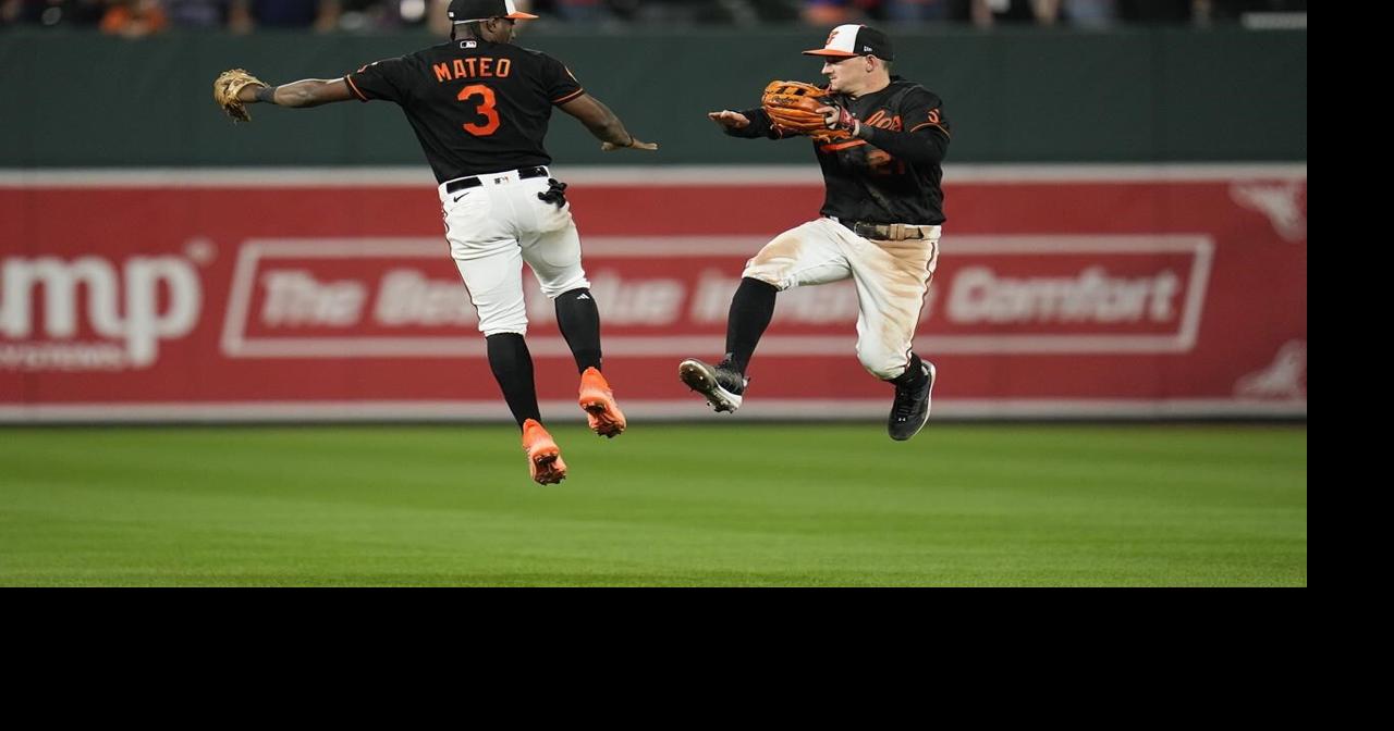 Acuña becomes first 40-70 player as Braves beat Cubs 6-5 in 10 innings