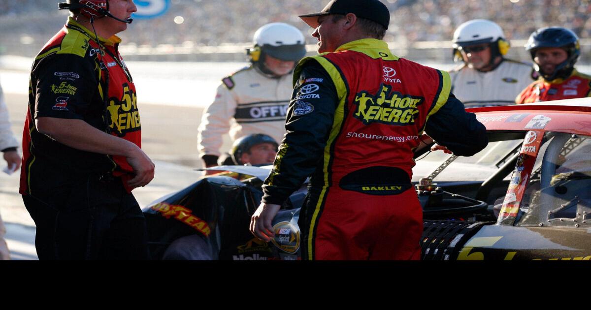 NASCAR brawl video: Jeff Gordon, Clint Bowyer spark fight at Phoenix ...