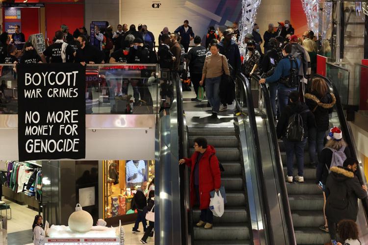Pro-Palestinian protest hits busy Eaton Centre