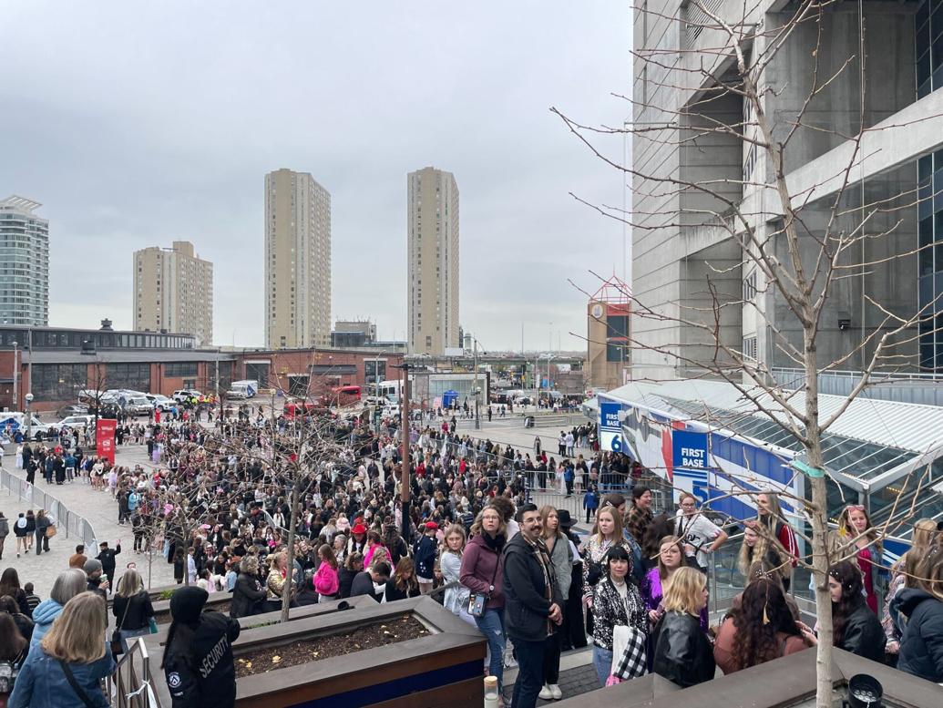 Live updates: Taylor Swift Day 2 of the Eras Tour