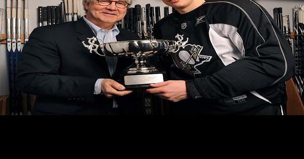 Star publisher presents Lou Marsh award to Sidney Crosby