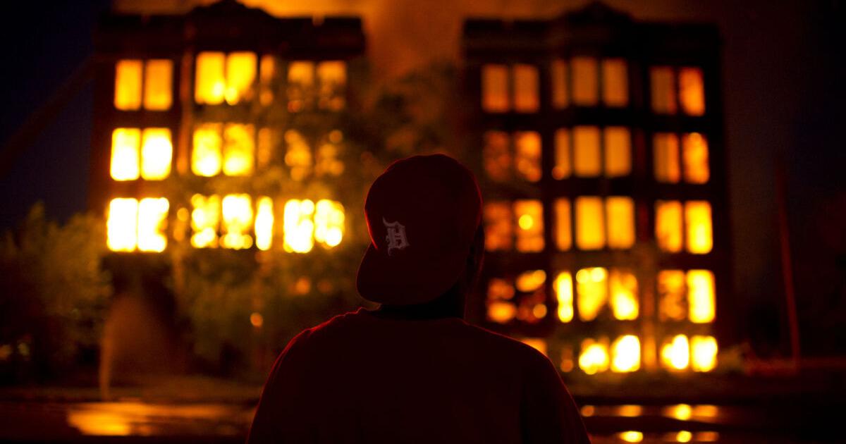 PHOTOS: Detroit burns