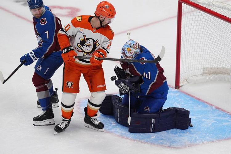 Goaltender Scott Wedgewood's stellar start earns him a 1-year extension ...