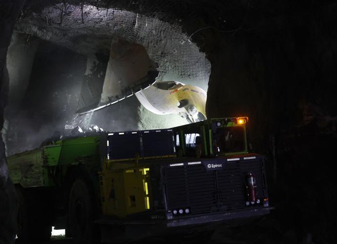 A Tesla. Northern Ontario. 2,300 km. And the coldest week
