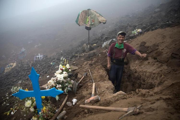 In Peru, virus erodes centuries-old burial traditions