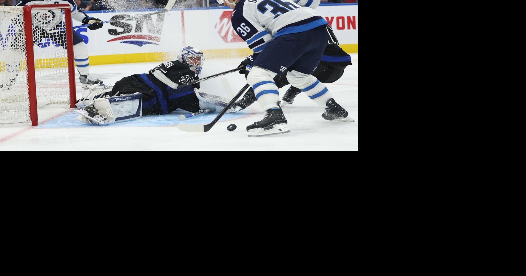 The cheers return for Ilya Samsonov in shutout win over Jets