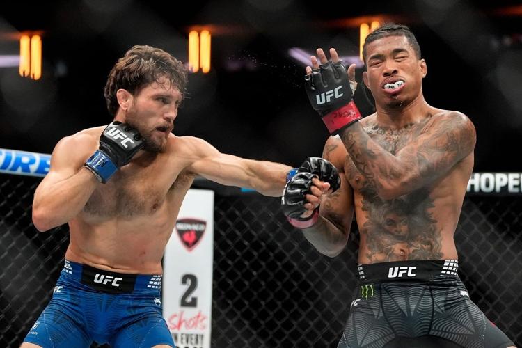 Ethyn Ewing won his 2nd MMA fight in 8 days in his UFC debut in New ...