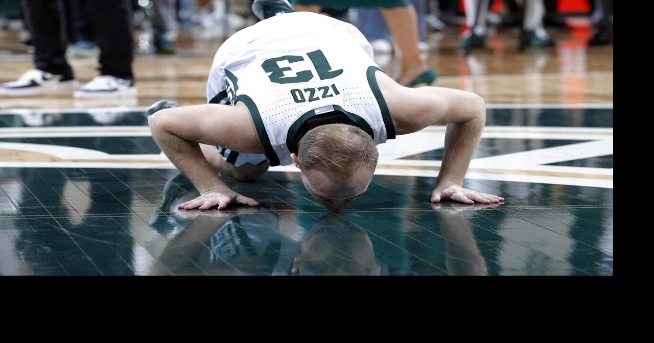Tom Izzo's son, Steven, suits up for last home game at Michigan State ...
