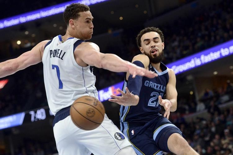 Roddy leads fourth-quarter rally as Grizzlies beat Mavericks