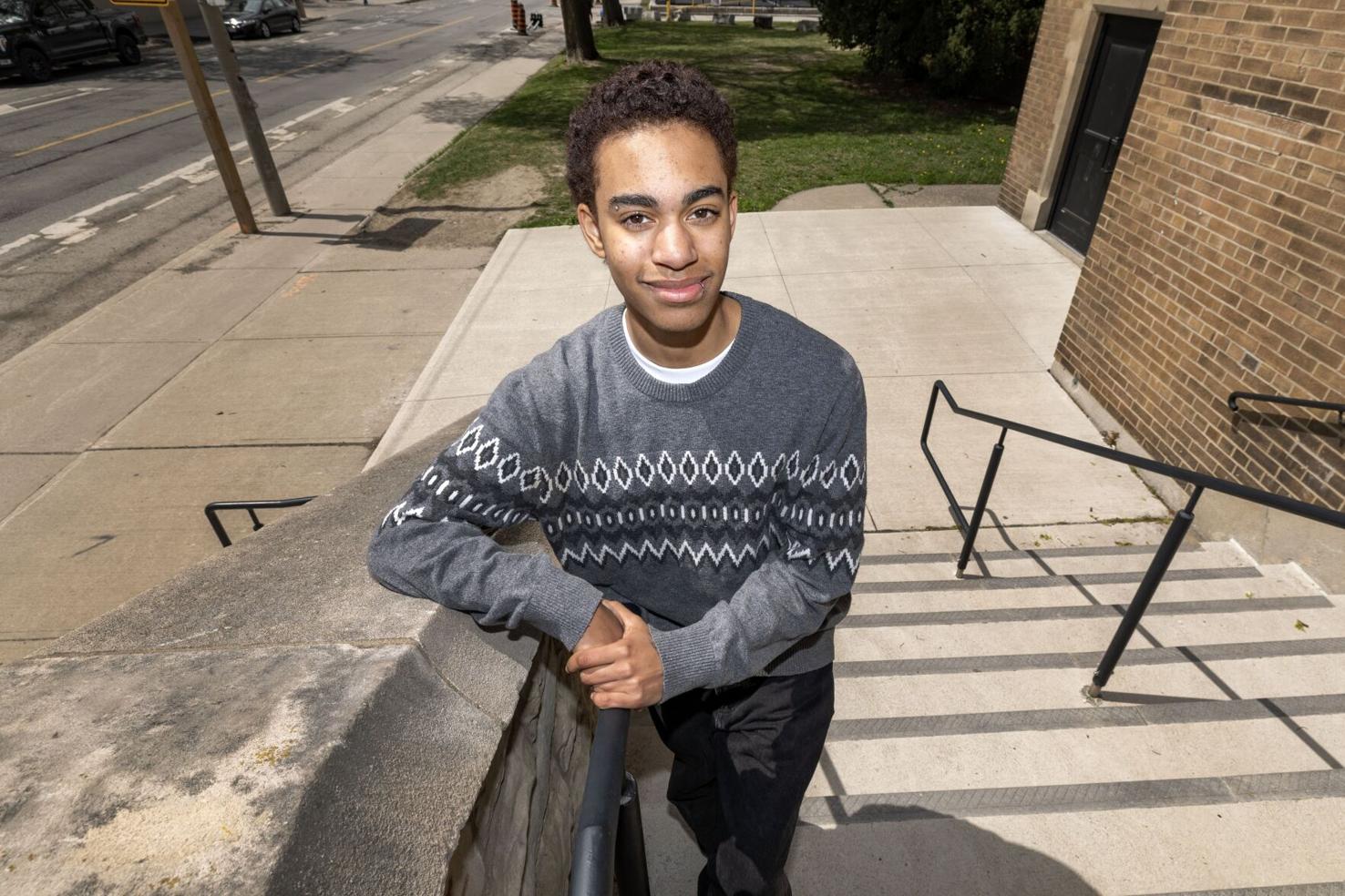 No hours, no prom: Does Ontario mandatory volunteering work?