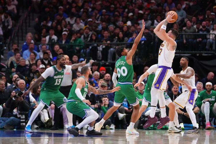 Luka Doncic's emotions ease in 2nd Dallas visit as Lakers star beats ...