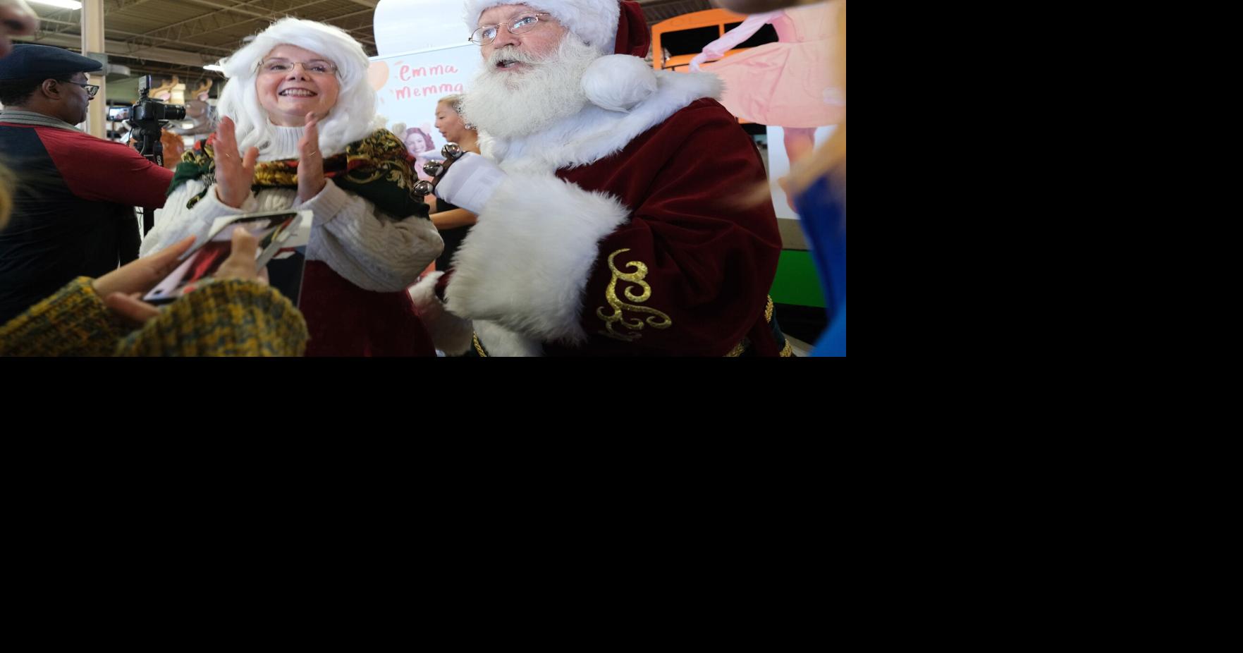 Trudeau hints at cash gift for Toronto Santa Claus Parade
