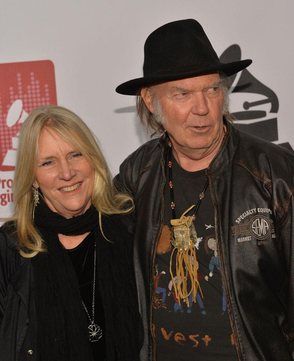 Neil Young to divorce wife of 36 years