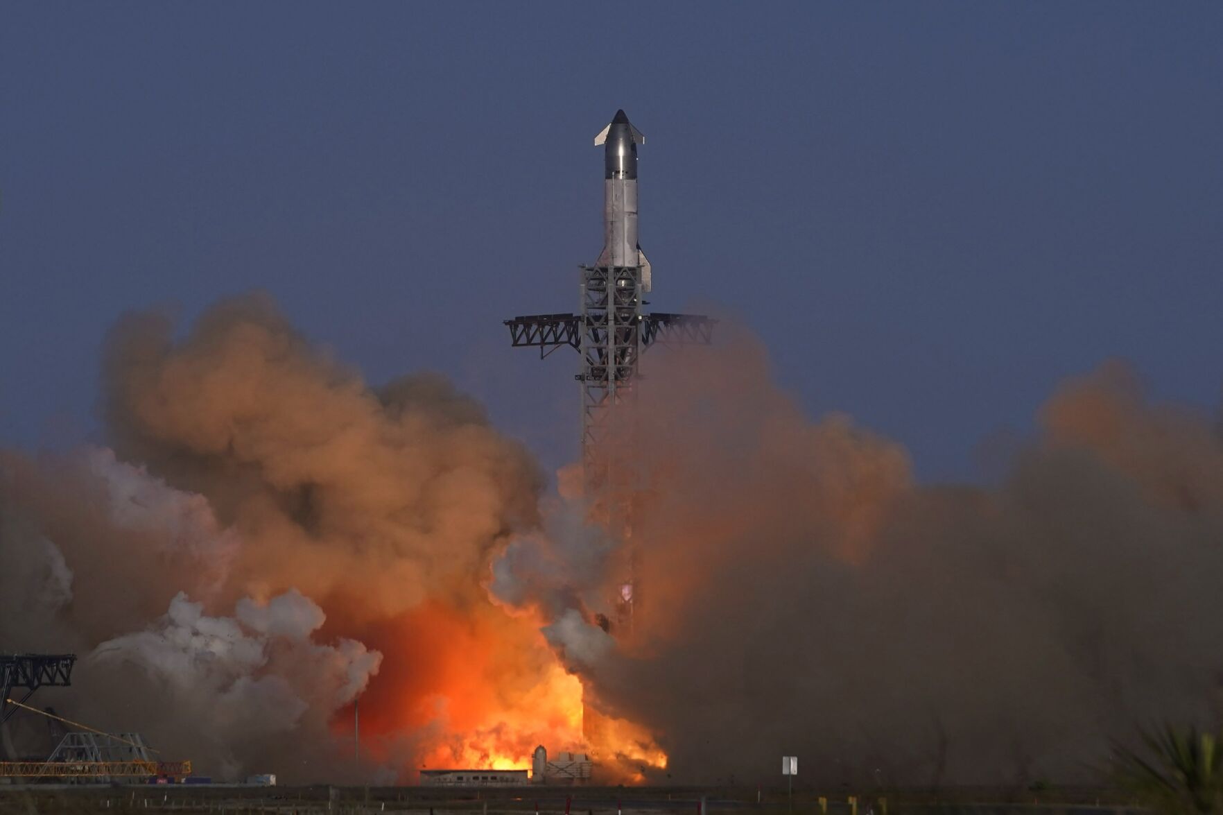 SpaceX's latest Starship test flight ends with another explosion