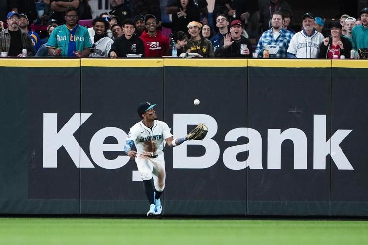 Lowe plates winning run during 3-run 8th and Rangers rally to beat ...