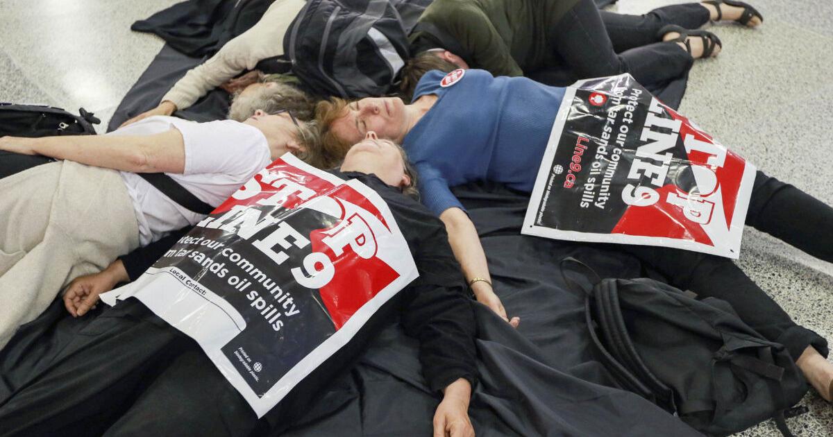 Pipeline activists stage ‘die-in’ at site of Line 9 pipe above Finch ...