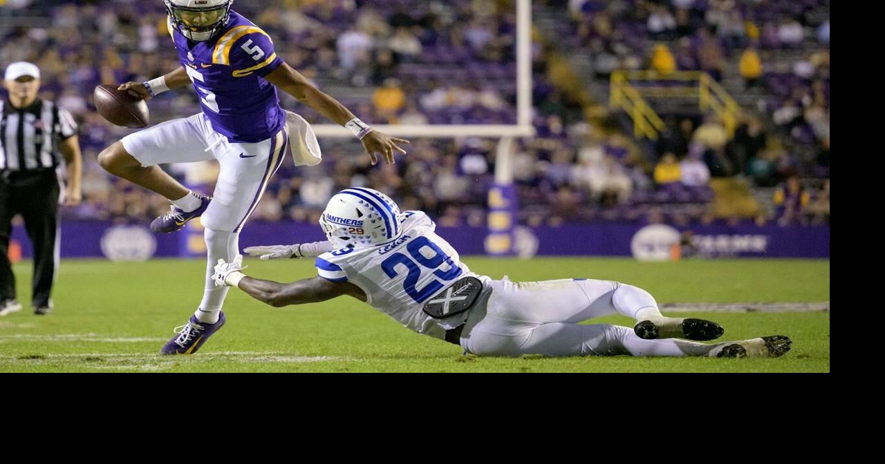 Jayden Daniels honored as top QB in college football, Payton Wilson ...