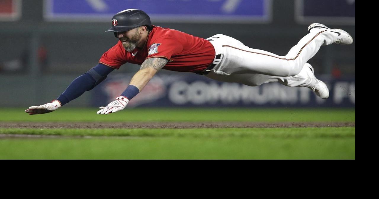 Sánchez homers, drives in 4 as Twins beat Angels 8-4