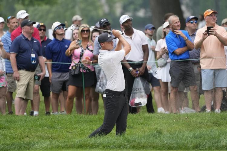 Fowler leads Rocket Mortgage Classic by 1 shot, 2 Canadians trail