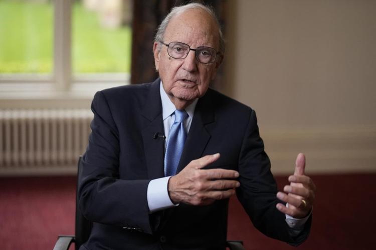 Peacemaker George Mitchell makes poignant Belfast return
