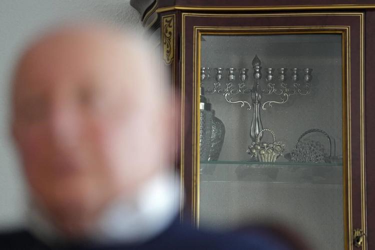 At time of rising antisemitism, Holocaust survivors take on denial and ...