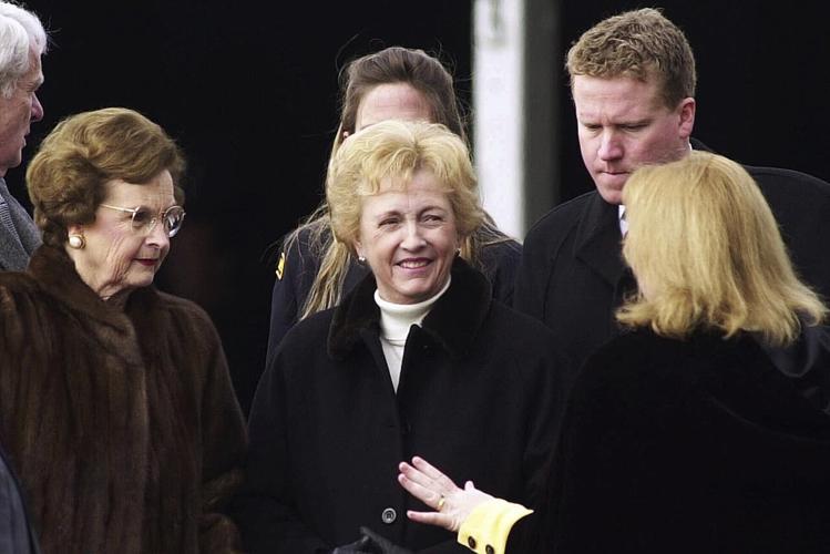 Missouri mourns the death of Jean Carnahan, the state's 1st woman to ...
