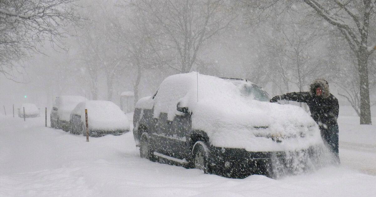 Monster winter storm wallops Quebec, New Brunswick