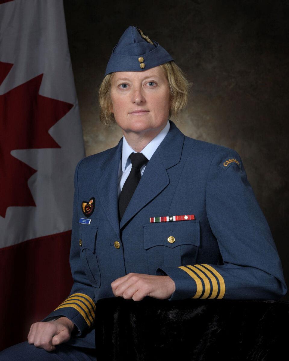 Col. Tammy Harris takes over as first woman commander of CFB Borden