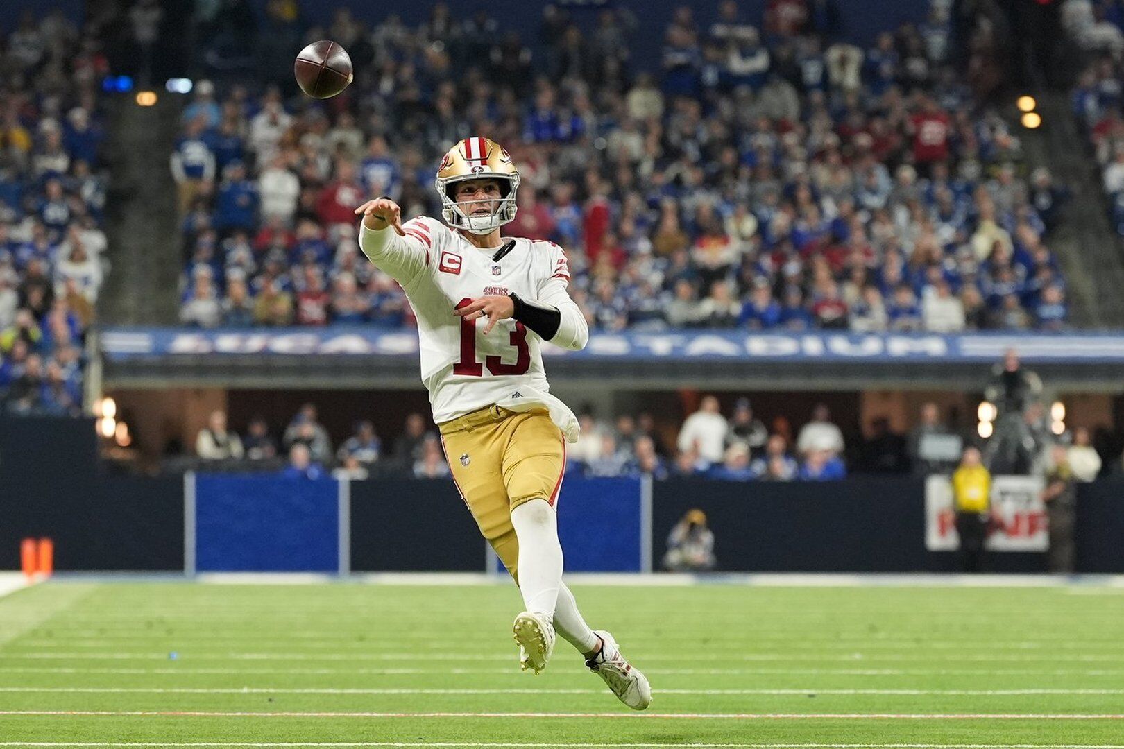 49ers clinch playoff spot, look for home-field advantage after dominant ...