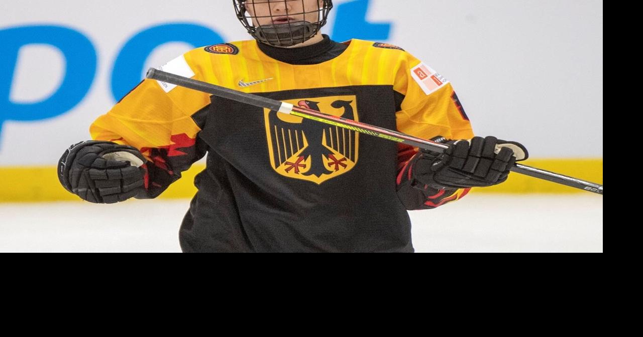 Ottawa Senators sign forward Tim Stuetzle to three-year, entry-level ...