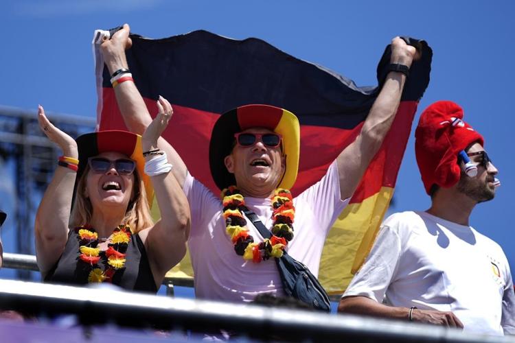 PHOTO COLLECTION: Paris Olympics Fans