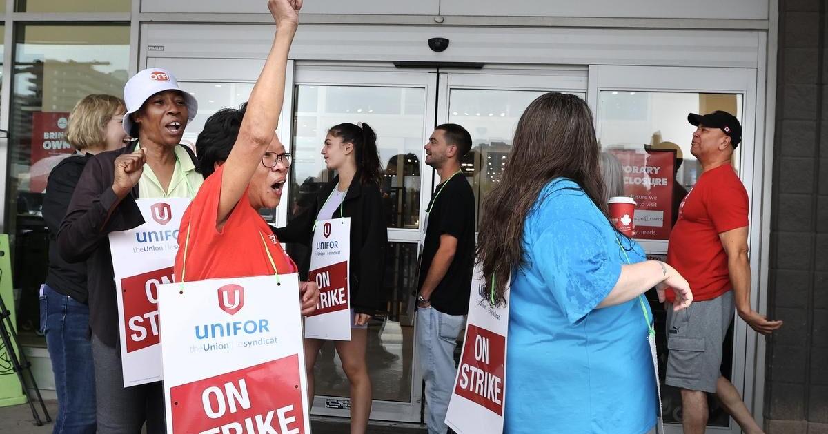 Striking Metro workers say they ‘deserve more’ on picket lines