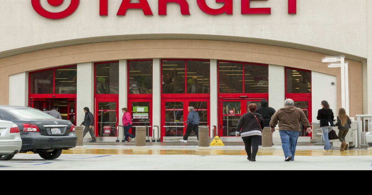 Target meets with U.S. state attorneys as lawsuits pile up