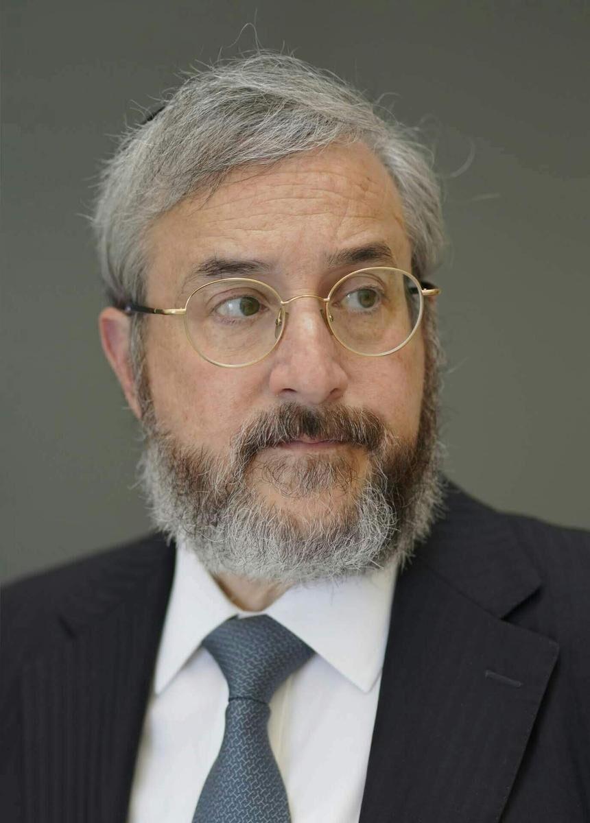 Reichmann family reaches last-minute settlement