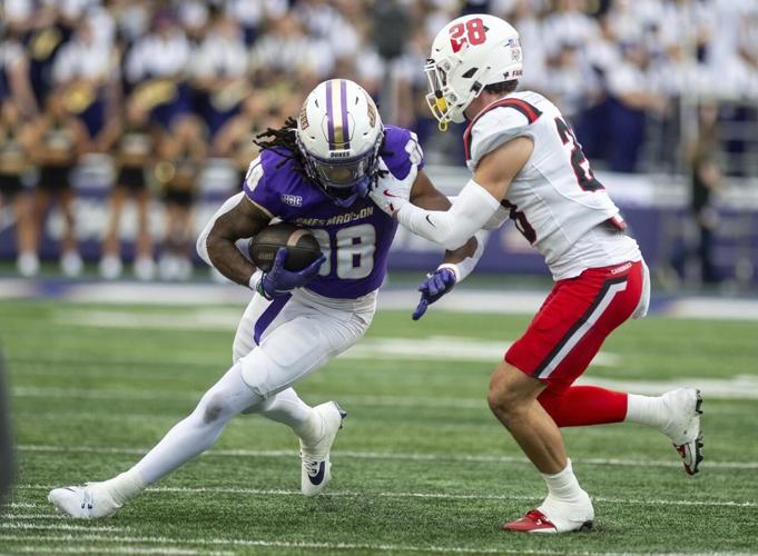 Alonza Barnett III continues stellar play with 6 more TDs in leading ...