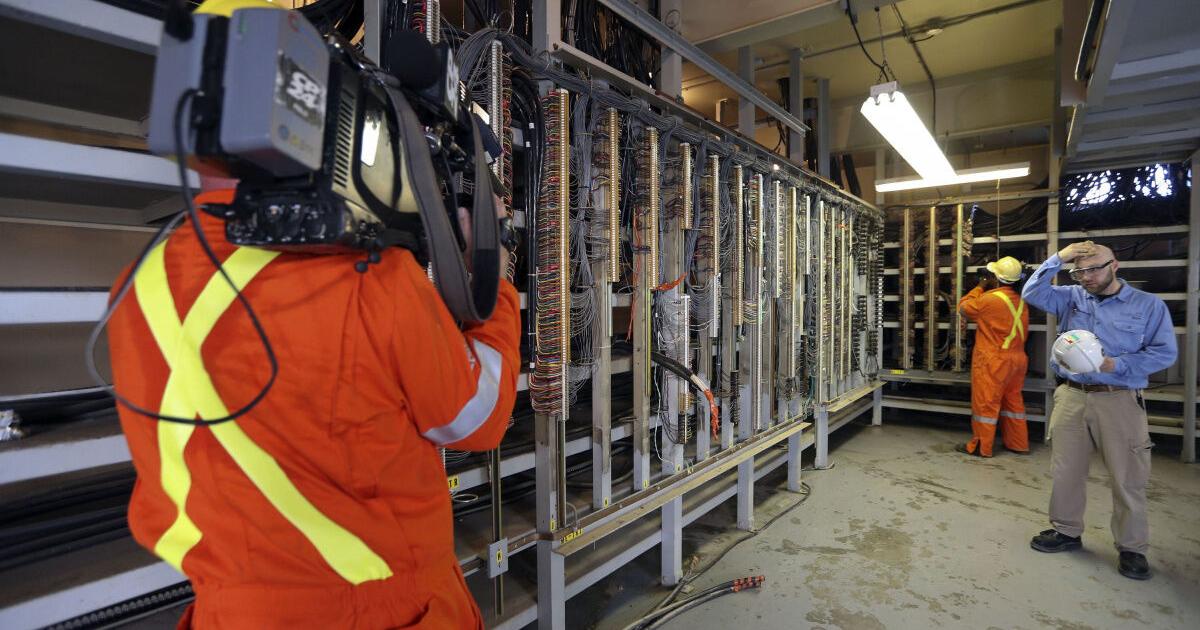Toronto transformer goes underground, despite flood