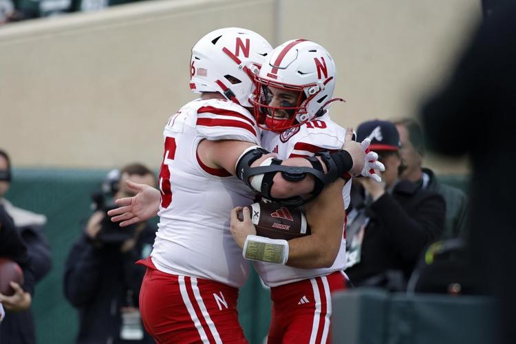 Michigan State snaps a six-game losing streak with a 20-17 win over ...