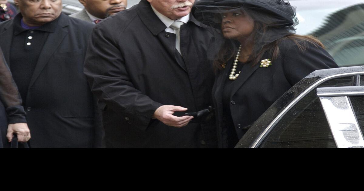 Roger Ebert remembered at Chicago funeral