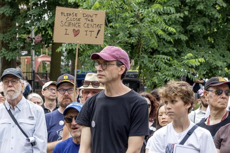 Politicians, public rally to save science centre