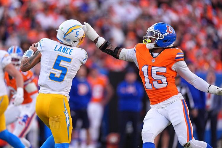 Linebacker Dre Greenlaw returns from pulled hamstring as Broncos ...
