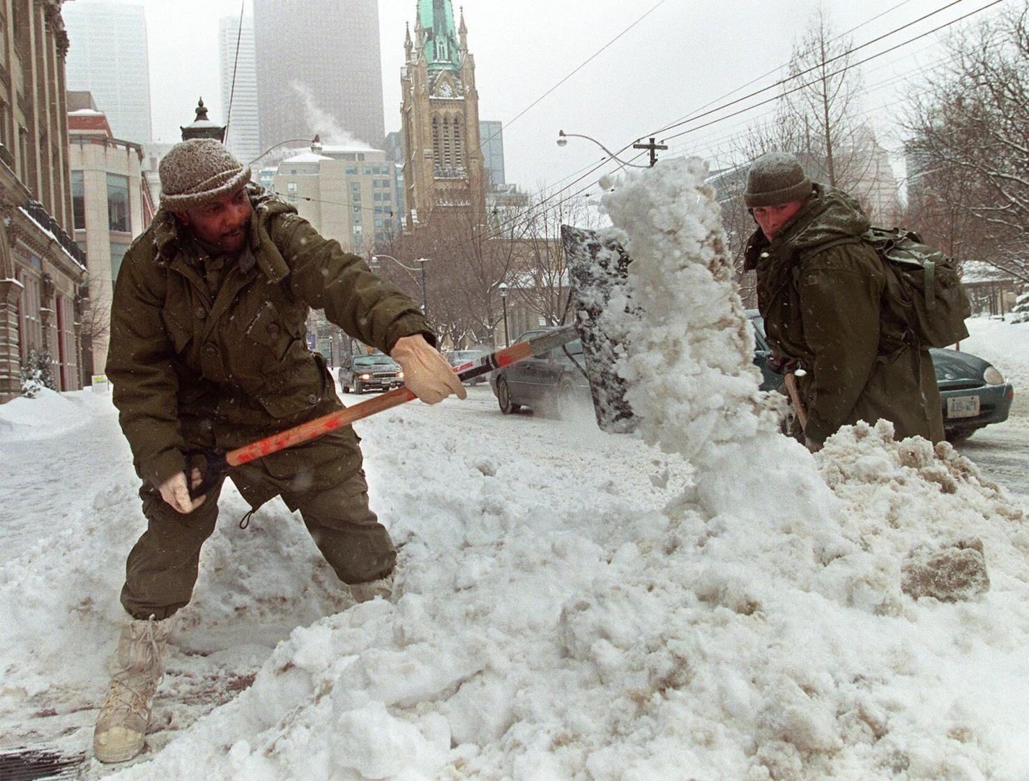 25 years ago, Toronto called in the army to clean up snow