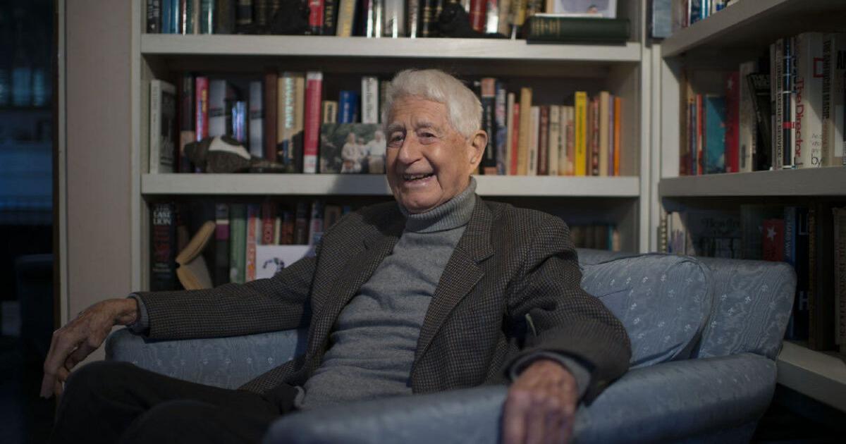 Author of A Man Called Intrepid dies at 89